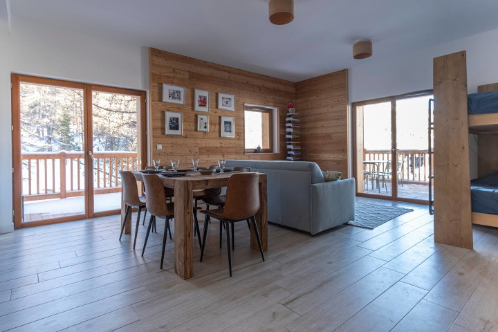 Bel Appartement
& 2 Terrasses
Au Coeur De Vars - Crévoux