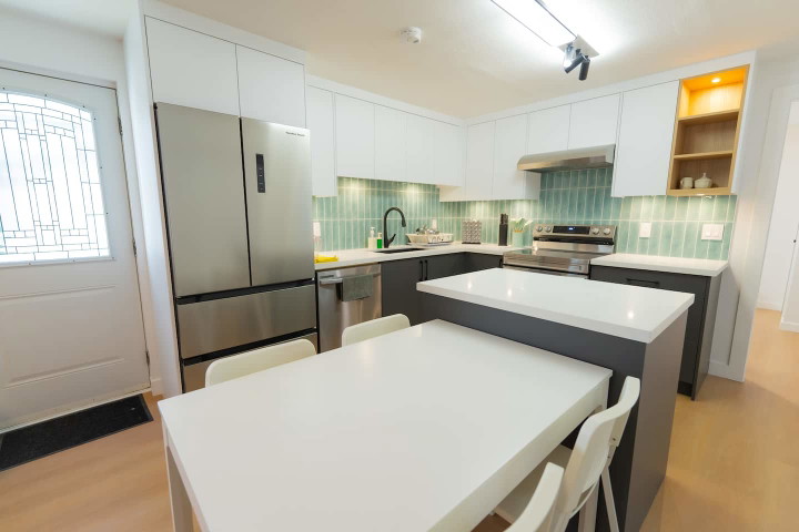 New Reno 3b Home W 1 Free Parking In Prime Locatio - Vancouver