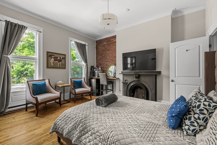 Blue George Suite Historic Dt - Halifax