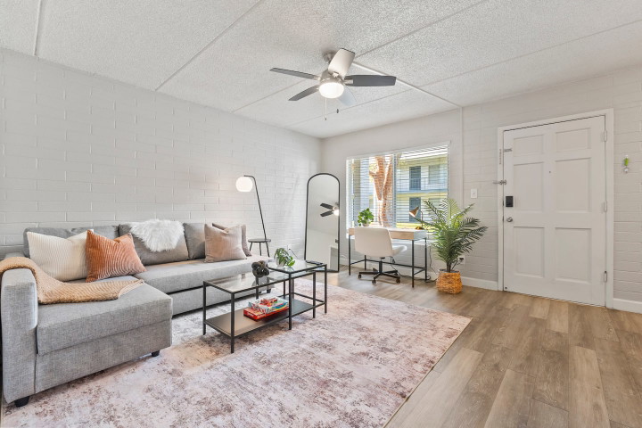 Downtown Mesa 1br Gem | Pool | Workspace | Parking - Mesa, AZ