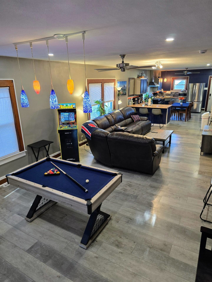 Syracusespot-pooltable/traeger /Firepit /Cornhole - Syracuse, NY