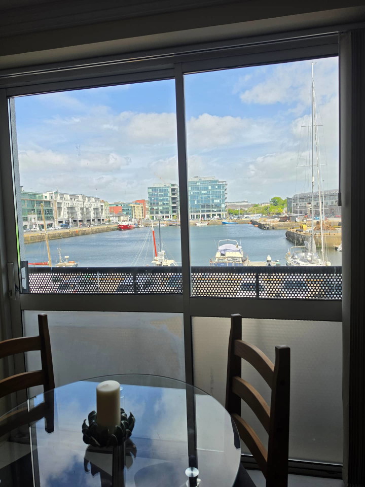 Smart Stay-budget 2bed-fantastic Location - Galway