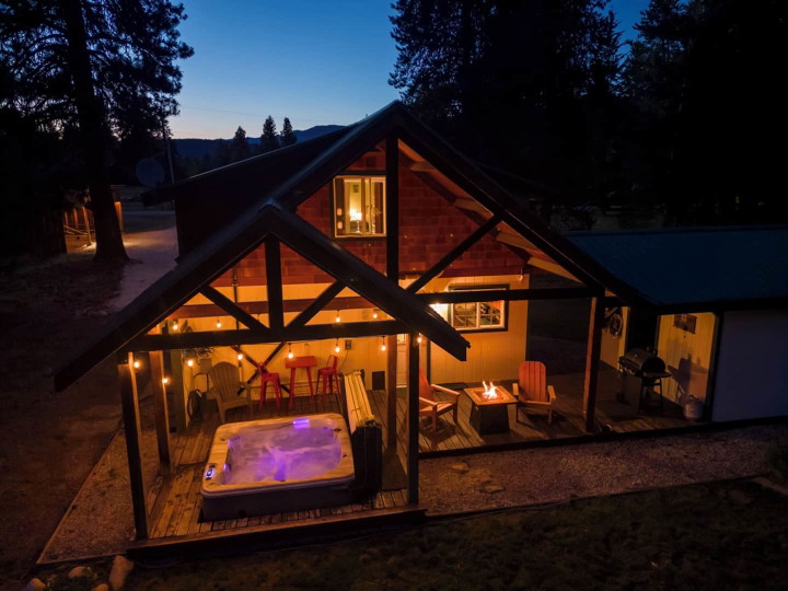 A Cozy Dog Friendly Cabin, Sleeps 6 With A Hot Tub - Plain, WA