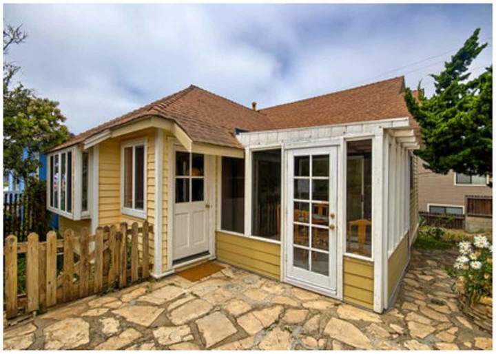 Delightful Gem On Park Hill - Cambria, CA