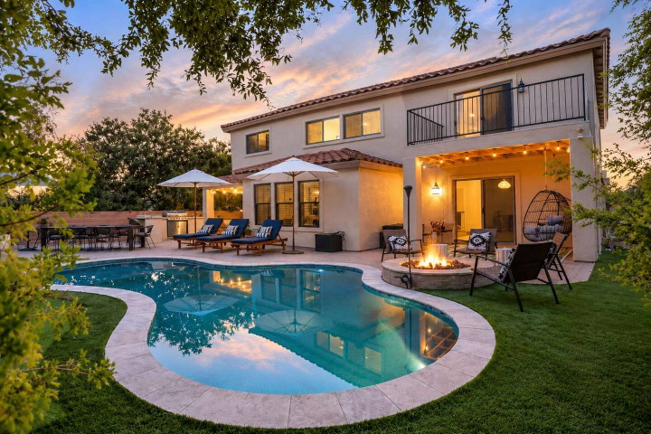 Desert Arcade Oasis | Putt Putt, Pool & Fire Pit - Oro Valley, AZ