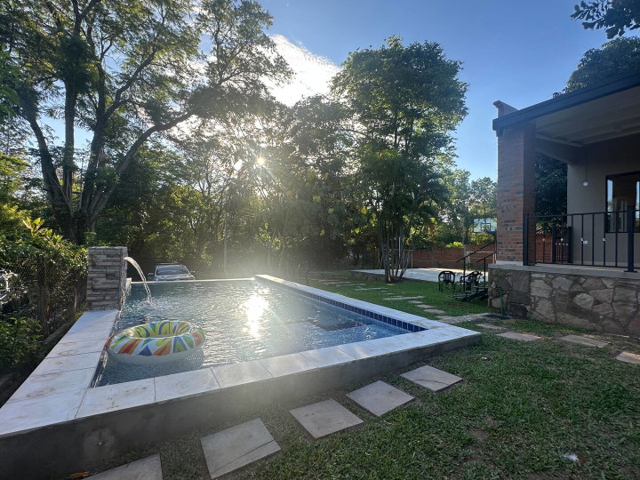 Villa Ana De Jesús 2 House With Pool And Quincho - Paraguay