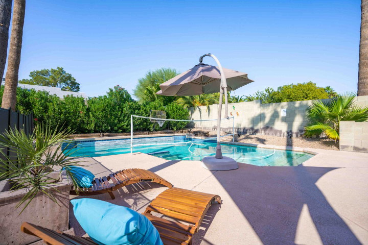 Oasis Phoenix Private Pool, Hot Tub, Corn Hole, Bbq, Fire Pit And Games - Phoenix, AZ