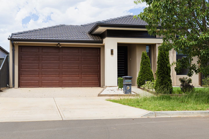 Willows Arena House | Pet-friendly - Melton