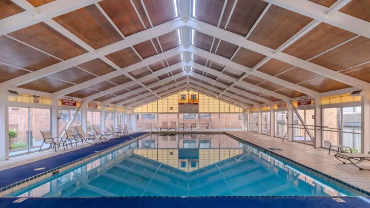 Virginia Retreat | Gym. Pool. Free Breakfast. - Williamsburg, VA