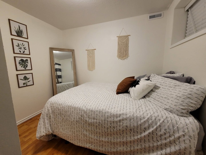 Cheerful 3bdrm Gem W/parking And Wifi - Fort McMurray