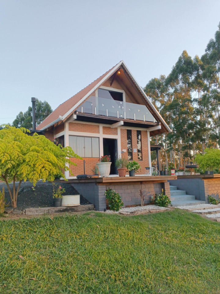 Cottage: Hydro, Fireplace, 2 Bedrooms, 1 King-size Bed. - São Bento do Sul