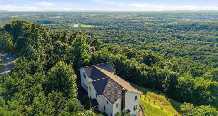 Ridgecrown | Panoramic Skyline Hot Tub Sauna Patio - Harpers Ferry, WV