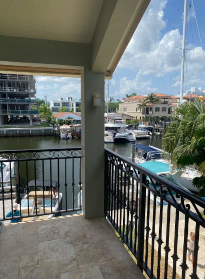 Studio With Balcony-las Olas W/pool - Fort Lauderdale