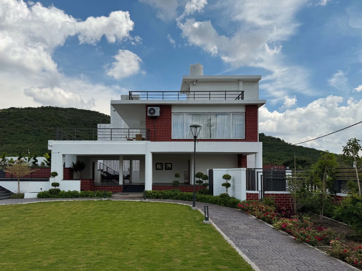 Villa De 2&nbsp;Chambres Avec Vue Panoramique Sur La Colline Et Piscine (2/2) - Indore