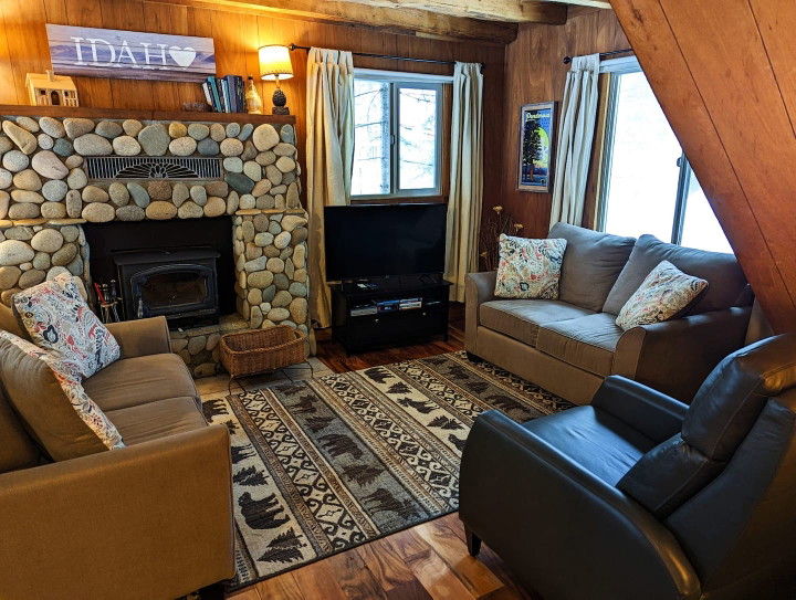 Charming Mccall Cabin Near Lake & Park - McCall, ID