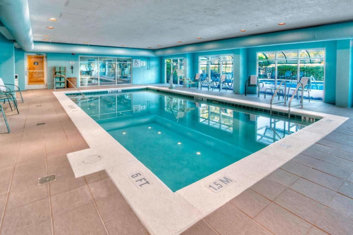 Perfect Destin Stay | Free Breakfast & Parking - Destin, FL