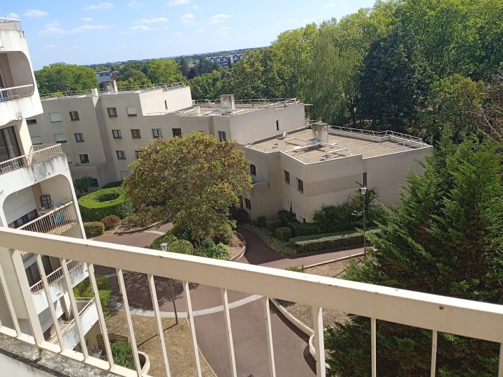 Lovely Apartment With Free Parking On Site. - Osny