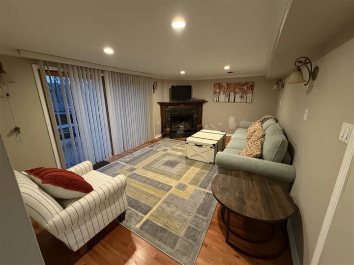 Apartment In Plymouth - Livonia, MI