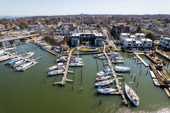 Captains Quarters | Waterfront & Pool - Annapolis, MD