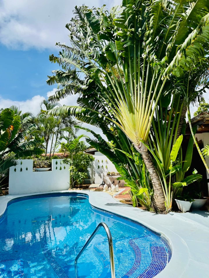 Stunning Exclusive House  5 Bedrooms, 4 Bathrooms, Sleeps 14 Adults - Venezuela