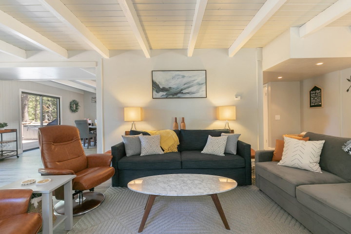 Family Retreat W/ Private Hot Tub & Workspace! - Truckee, CA