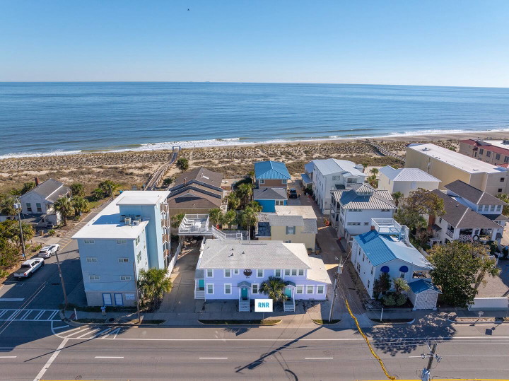 Beachside Compound W/ Private Pool, Roof Deck - Tybee Island, GA
