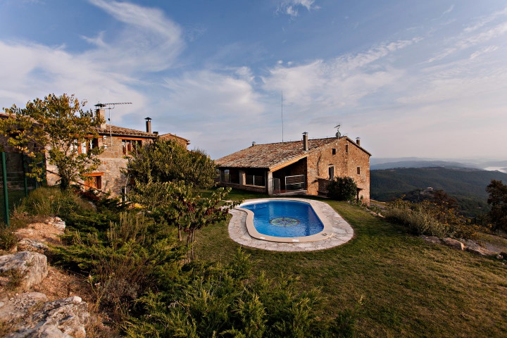 Isolated Masia, Close To The Stars - Catalogne