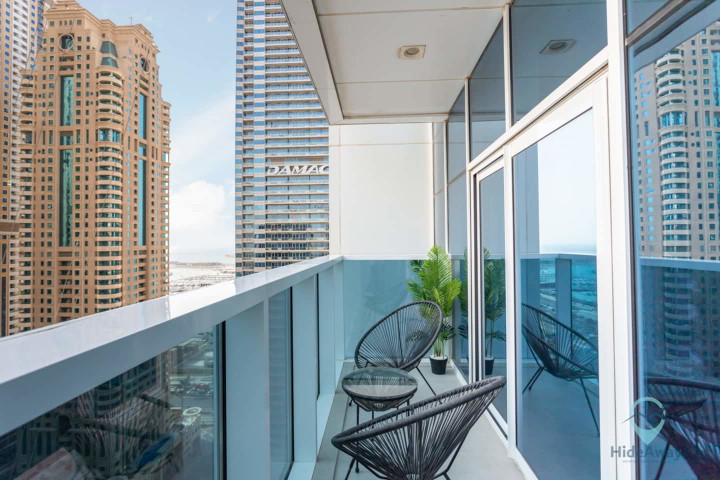 Stunning 2br In Marina | Balcony + Free Parking - Dubai
