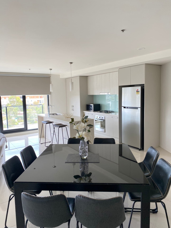 Spacious 3-bedroom Penthouse In Prime Location - Caroline Springs