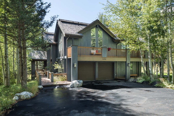 Mountain Home W/ Private Hot Tub & Garage - Jackson, WY