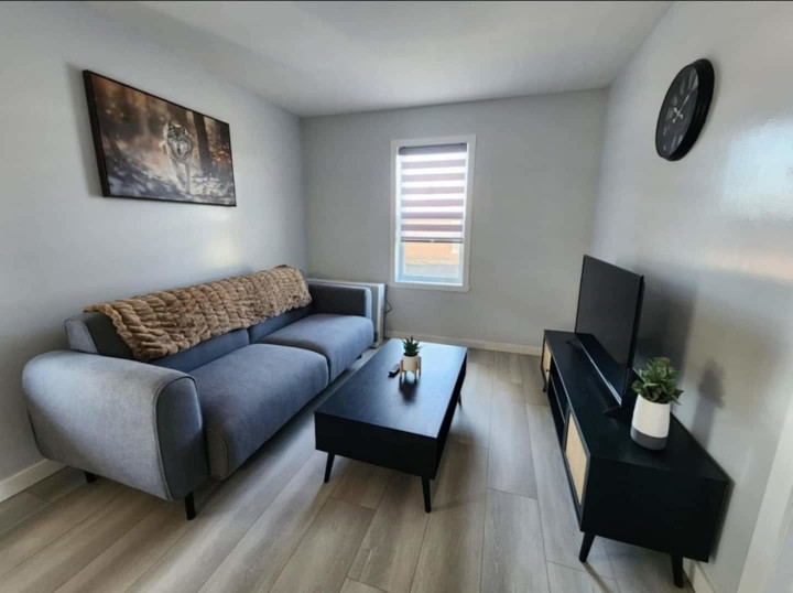 Lovely New Renovated 2 Bedroom With Parking - Cornwall, ON, Canada