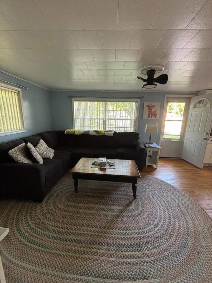 Quiet Little House Near Crystal Lake - Carson City, MI