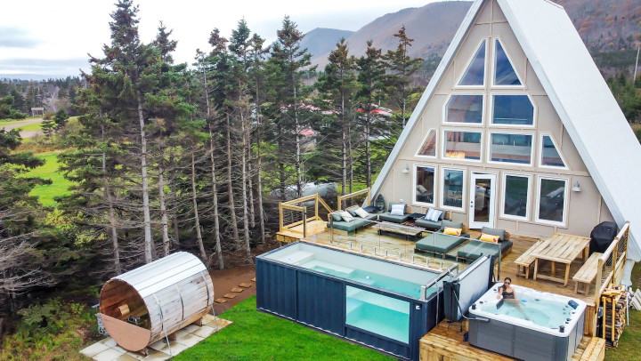 Mystical Beachfront Chalet - Hot Tub, Pool & Sauna - Nova Scotia
