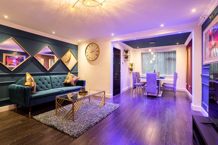 Luxury 3 Bedroom Property In  Heart Of Leeds - Leeds