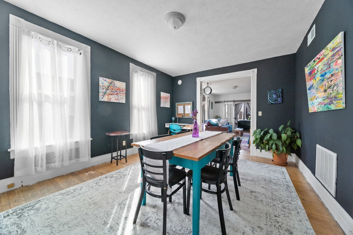 Hidden Gem Garden Apt. -Above A Coffee Shop!- - Erie, PA