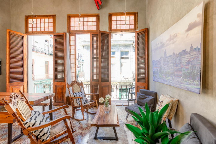 Casa Colonial 1922-solar Powered-data Internet - La Habana