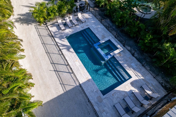Cute Home With Pool, Spa, Mini Golf Walk To Beach! - Holmes Beach, FL