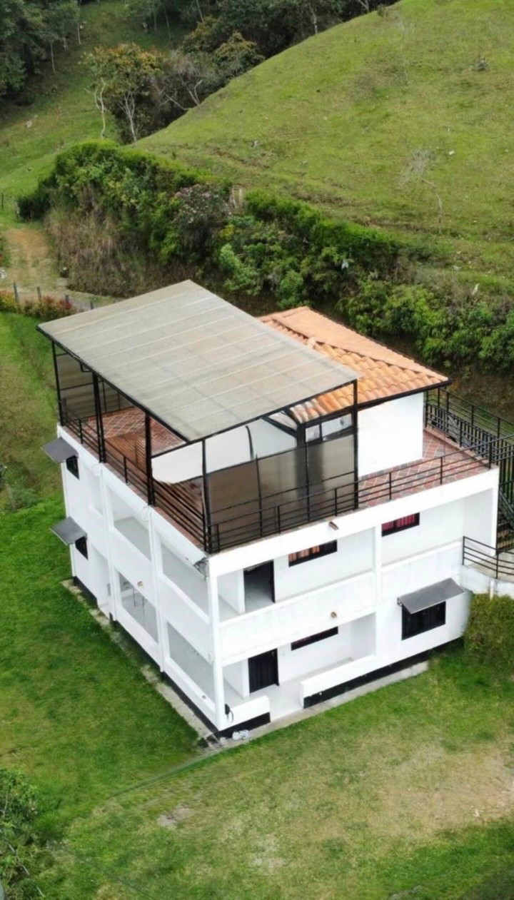 Mirador Guarne Family Country House On Offer - コパカバナ