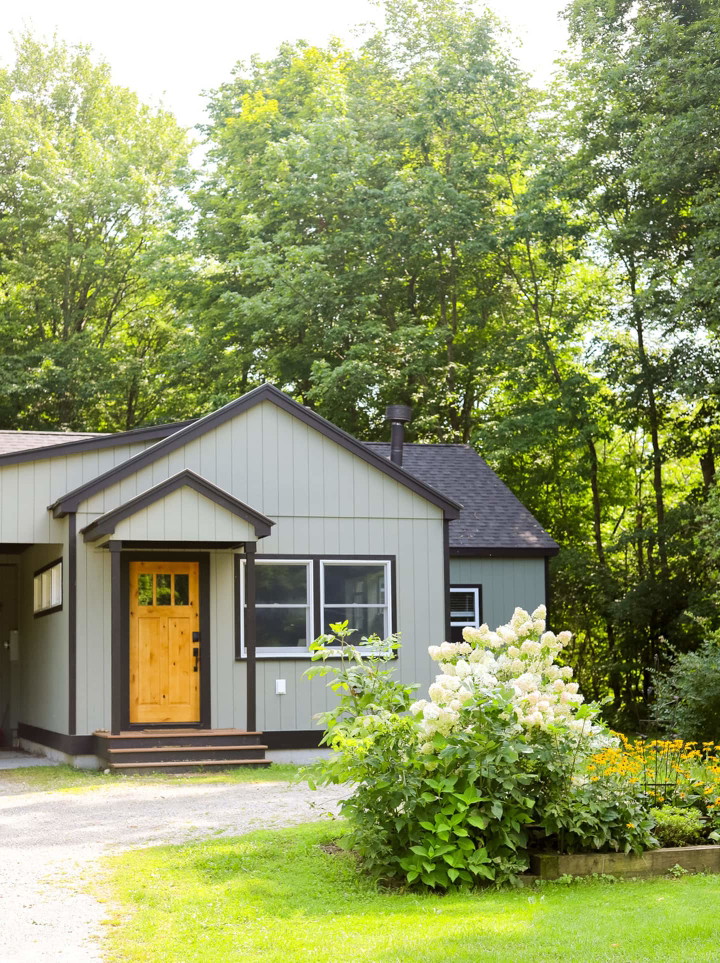 The Evergreen Cabin: Walk To Town | 10 Min To Ski - Vermont
