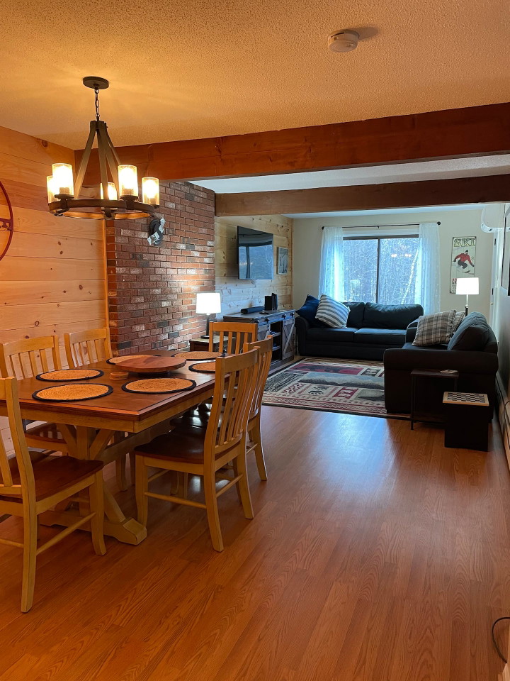 2 Bedroom Condo, Pool, Jacuzzi In Mountains ! - New Hampshire (State)