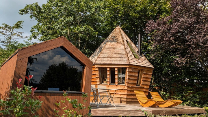 The Cornesse Pine Cone. Unusual Accommodation. - Provincie Luik