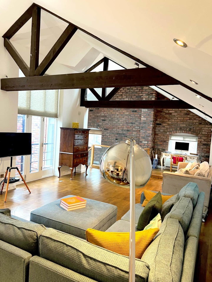 Unique Barn House - Near Lark Lane & Sefton
Park - Liverpool