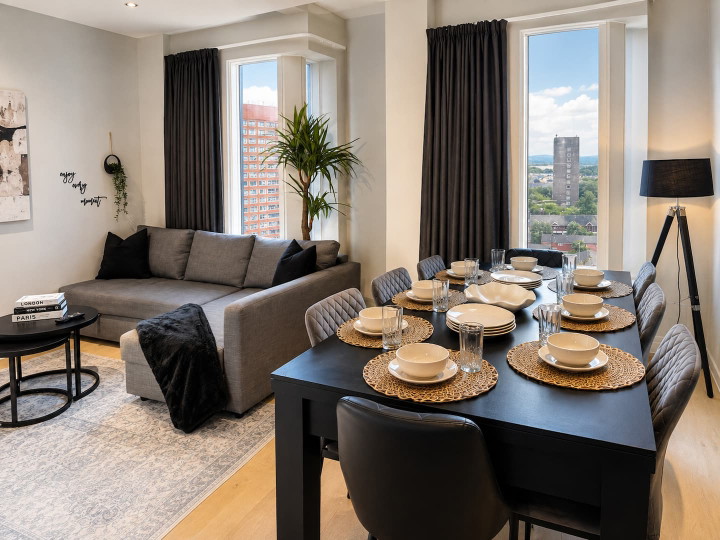 Luxury Penthouse | Hot Tub | Parking | Sleeps 8 - Salford