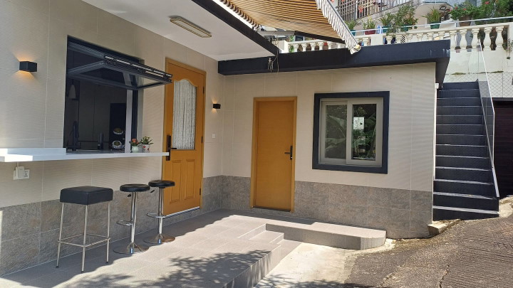 單人獨立小屋,1公里範圍內有商場,超市,便利店,餐廳
火車站距離小屋1.5公里
有公共小巴可直達 - Shenzhen
