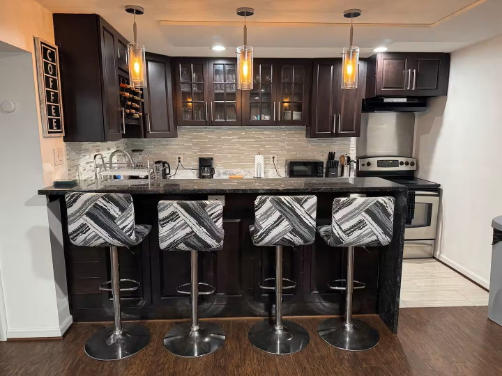 2-room Basement Apt- Private Kitchen & Backyard - Woodbridge, VA