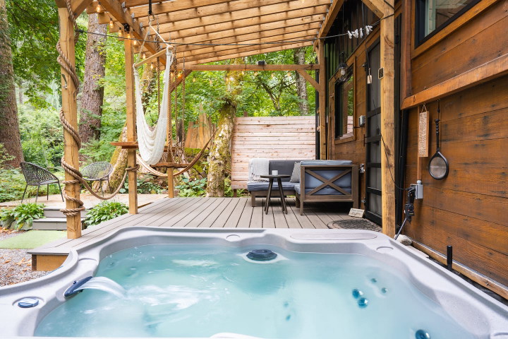 Pure Bliss In Paradise Valley - British Columbia