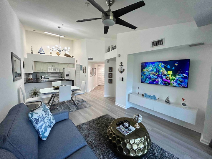 Fort Myers Getaway! Hidden Gem Resort-style Condo - Fort Myers, FL