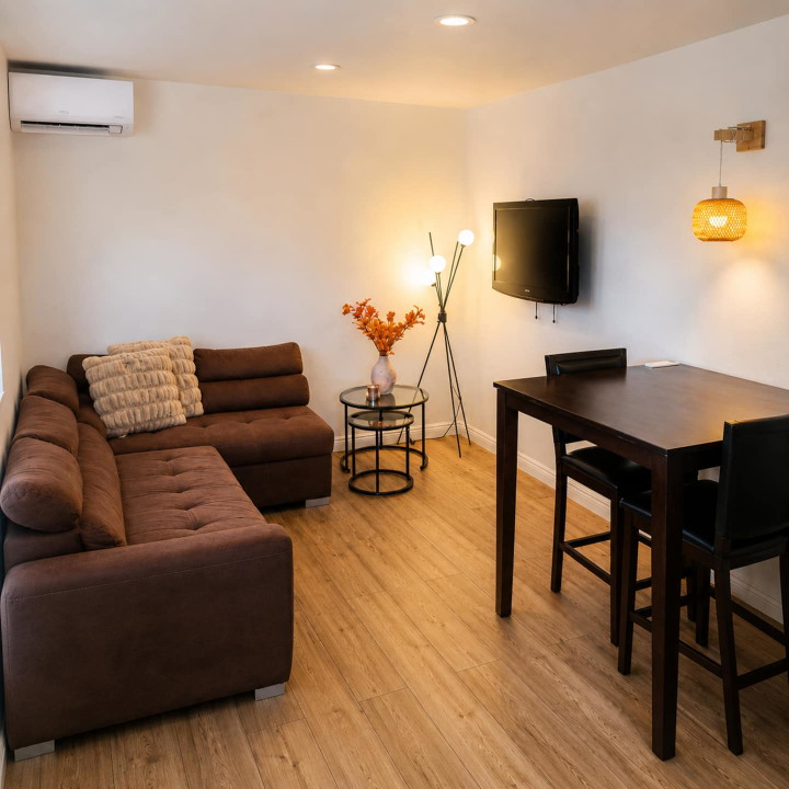 Cozy Las Vegas Cabin Retreat - Las Vegas, NV