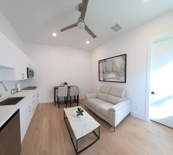Beautiful Modern Private Casita - Conroe, TX