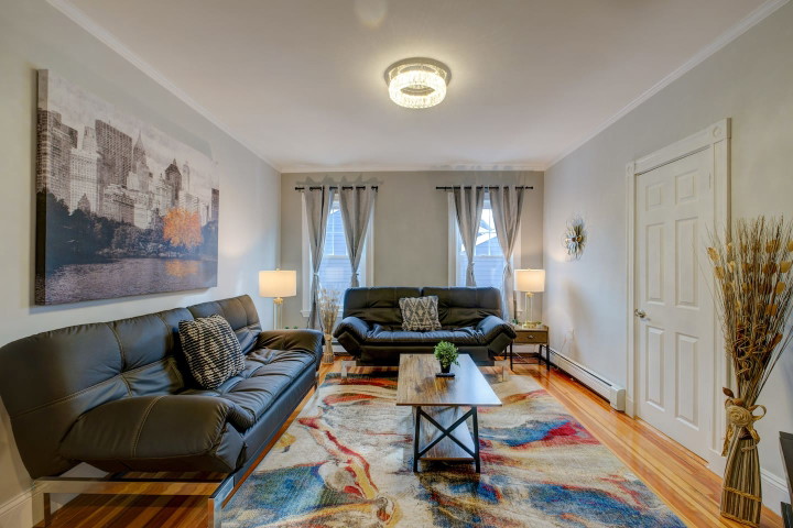 2bd/1ba In Boston Dorchester 1553 - Dedham, MA